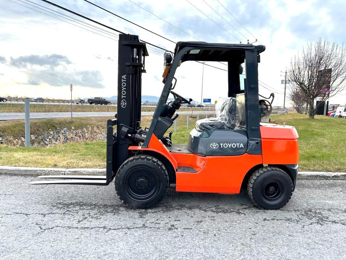 Chariot élévateur pneumatique Toyota 7FGU30 2004 13136 – A1 machinery